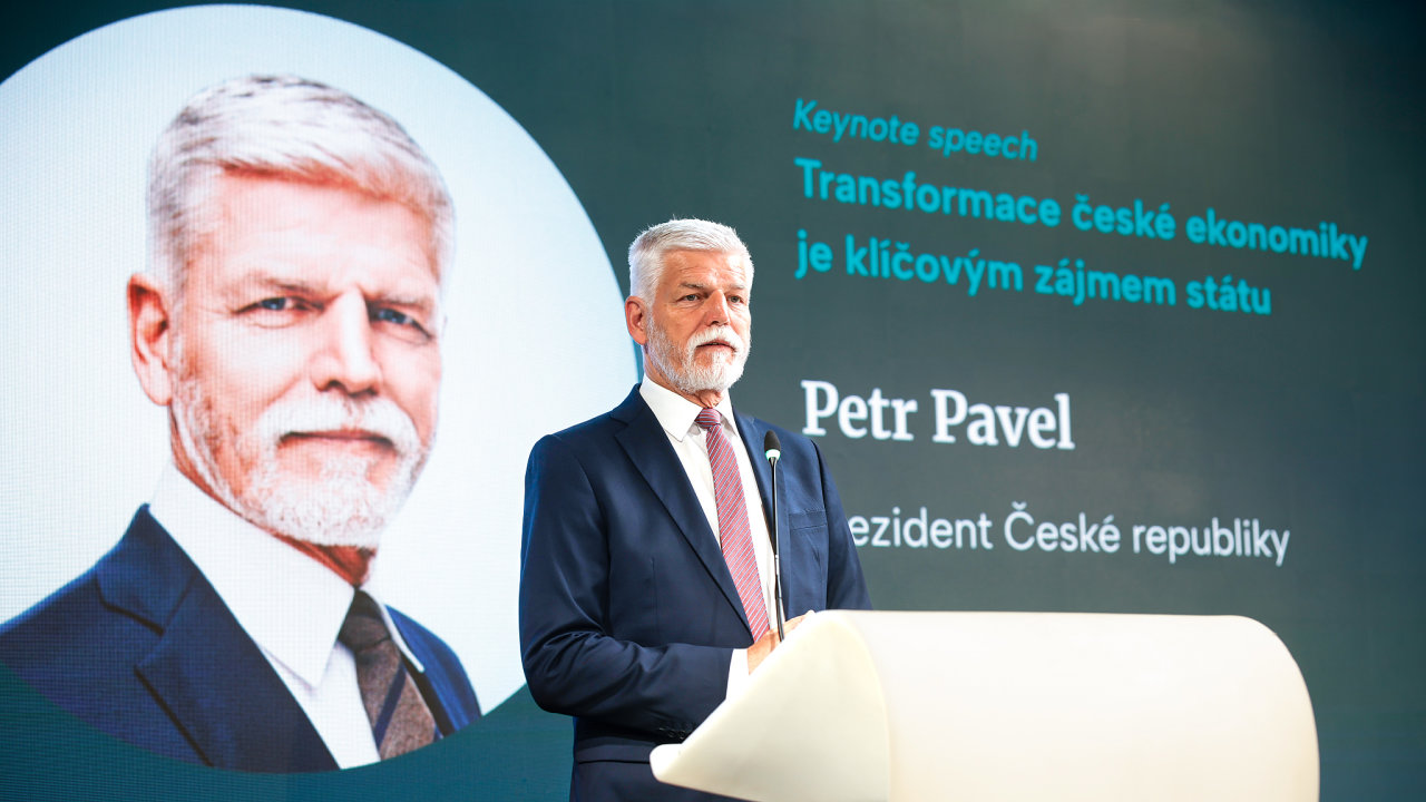 Prezident Petr Pavel jde proti většině Čechů. Je tady ale důvod, proč ...