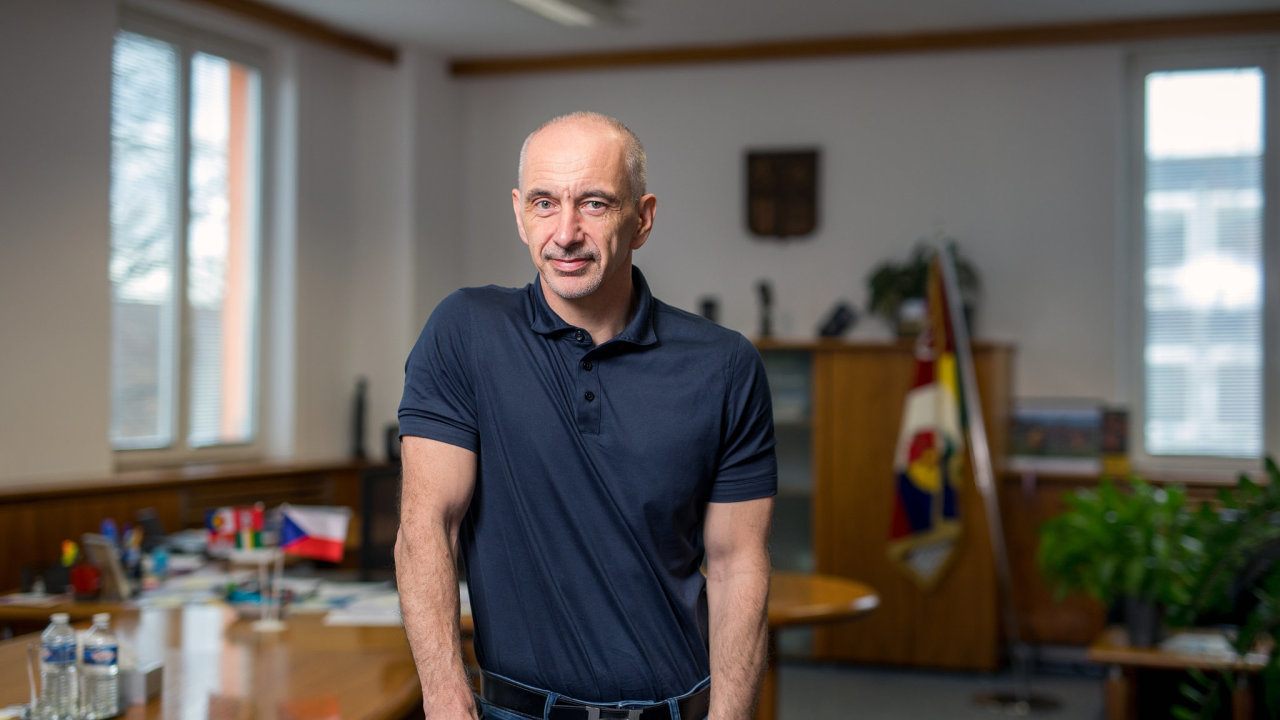 Martin Kuba – až moc chytrá horákyně pravicové politiky | Hospodářské noviny (HN.cz)